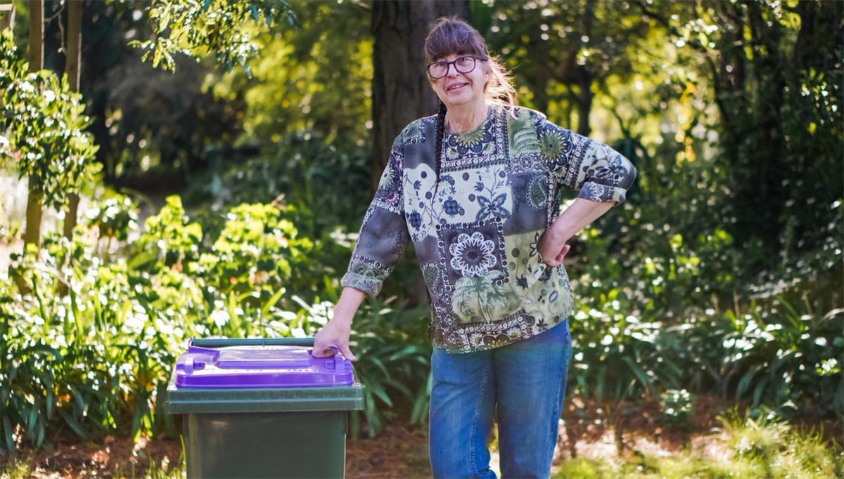 Frankston prepares residents for new purple-lid glass bin initiative ...